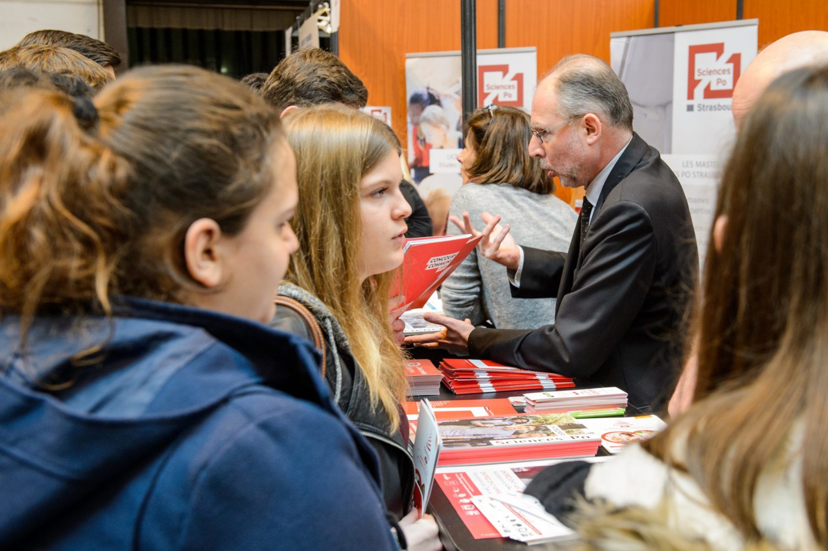5 Reasons to Attend a College Fair - GoToCollegeFairs